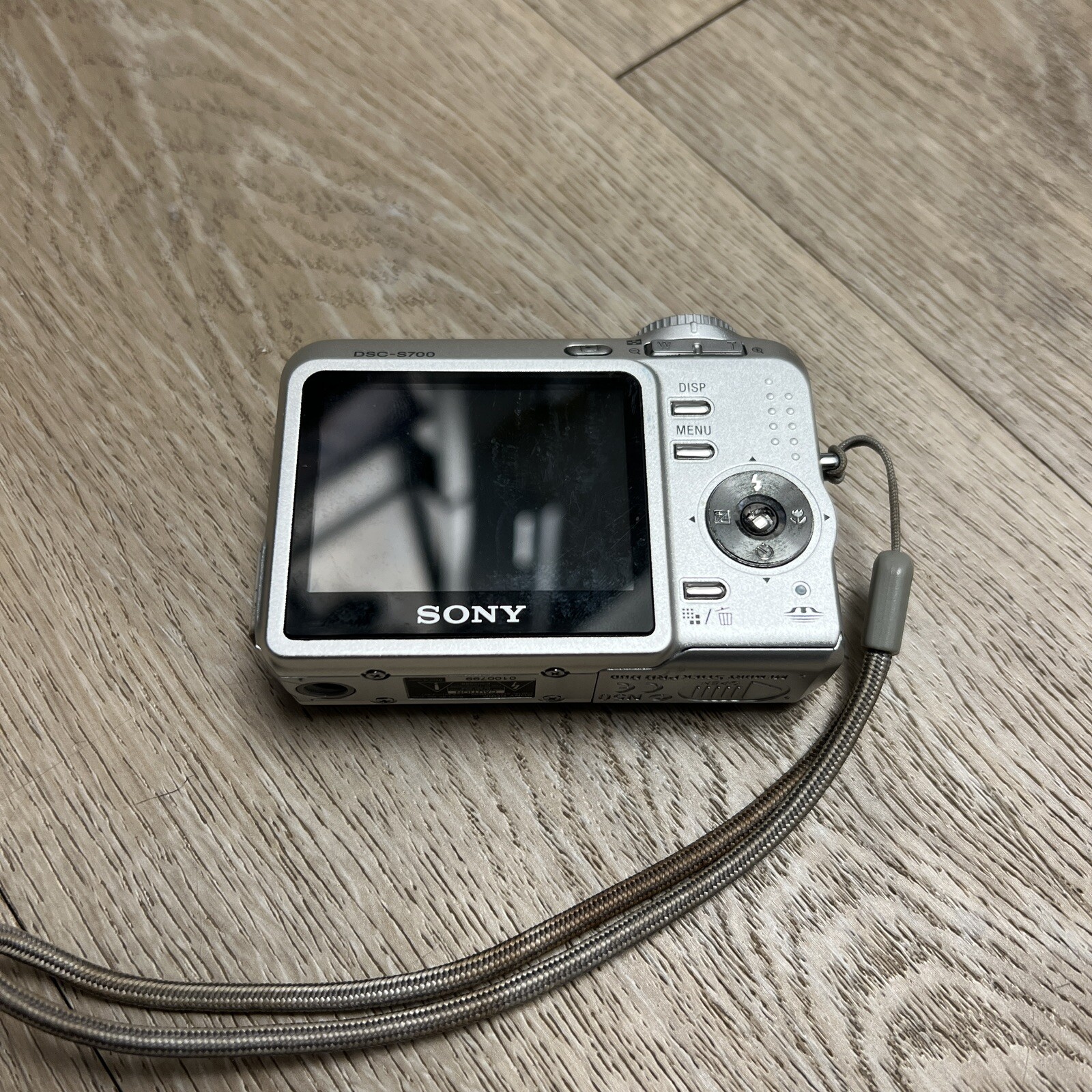 Sony Cyber-shot DSC-S700 7.2MP Digital Camera - Silver Tested Working