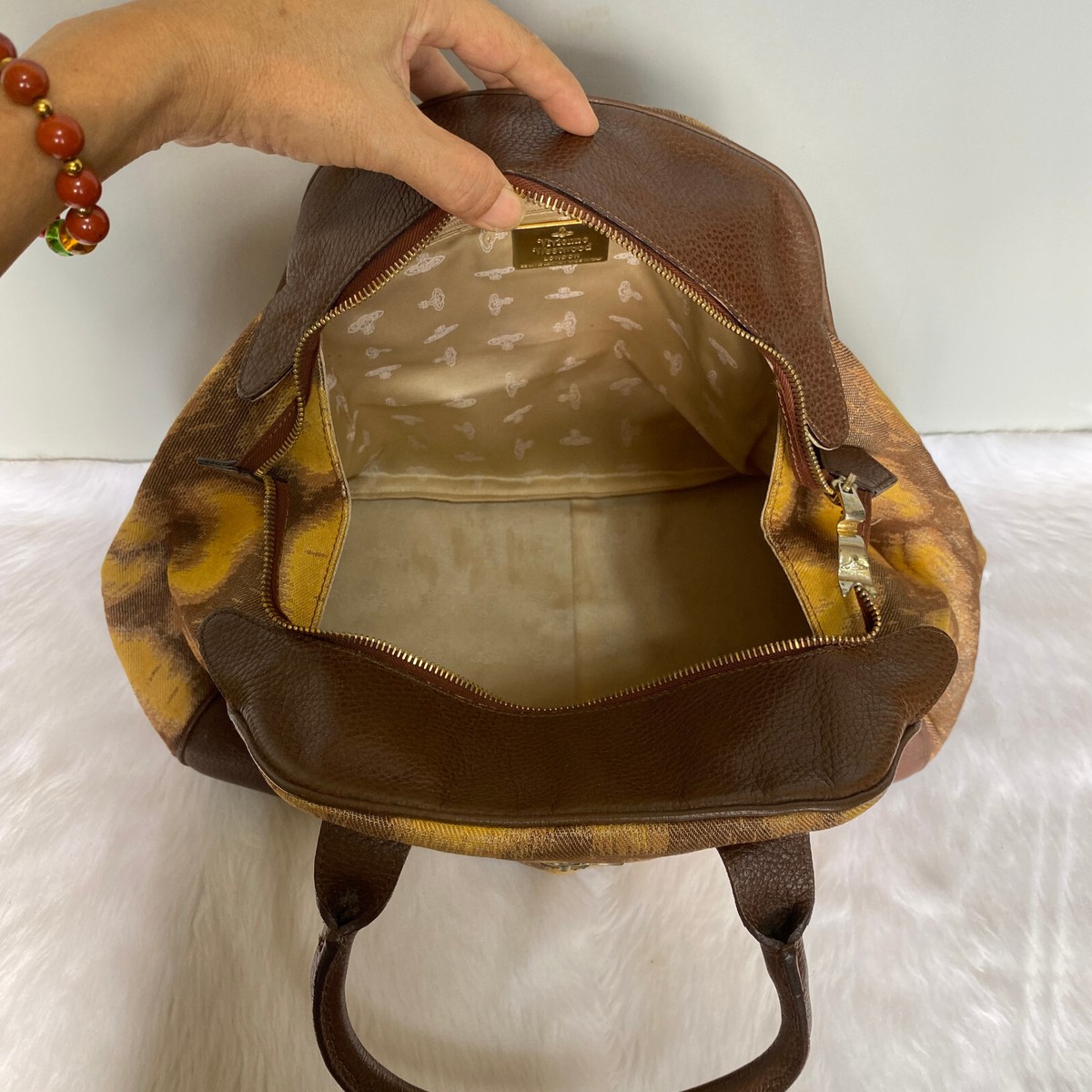 VIVIENNE WESTWOOD Vintage Large Brown Yellow Safari Bowler VIVIENNE WESTWOOD Vintage Large Brown Yellow Safari Bowler