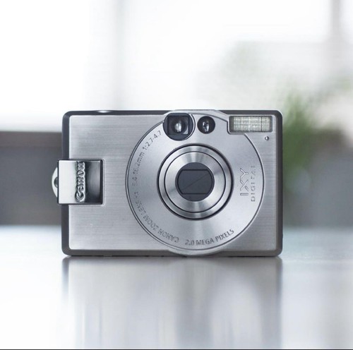 Working product Canon IXY 300a digital camera with 8MB CF card / Made ...