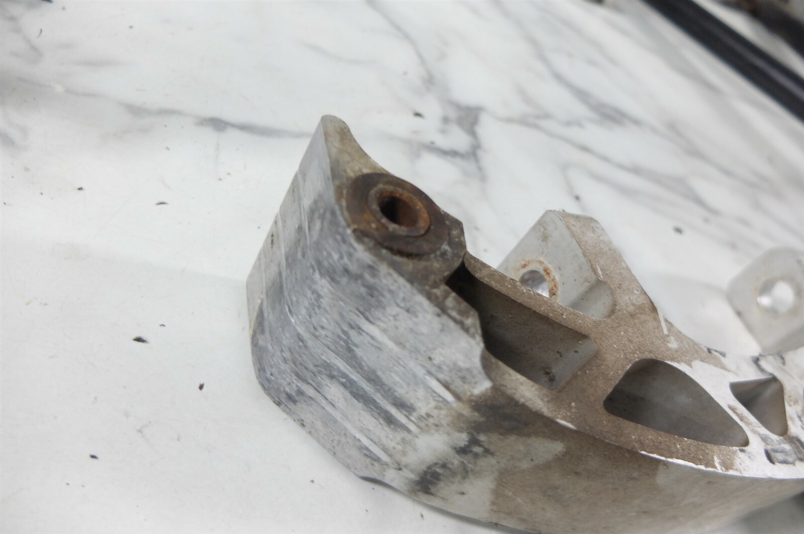 07 ski-Doo MXZ 800 REV Renegade right ski mount bracket knuckle spindle ...