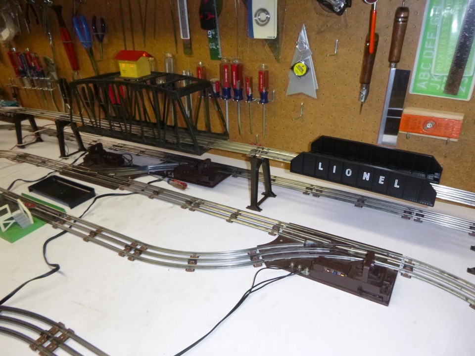 C-7 Reconditioned Addams Family 4x8 Lionel train set w/accessories, 6 ...