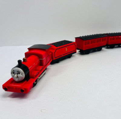 Thomas & Friends TrackMaster James Train Engine +Passenger Coach VERY ...