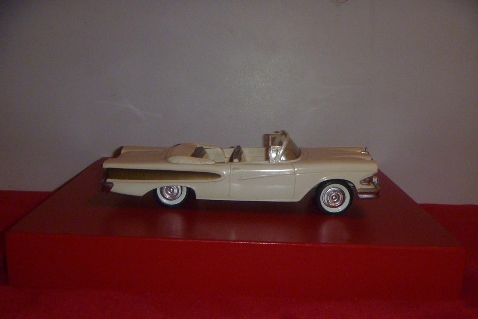 1/25 SCALE AMT "58" EDSEL CONVERTABLE WHITE/GOLD MODEL CAR | eBay