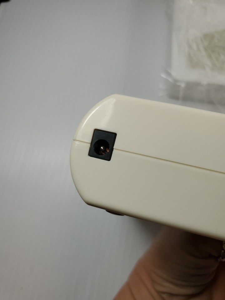 NEW Vintage Ultronic Under Cabinet Counter Clock Radio Timer Battery ...