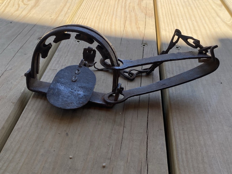 Antique Triumph No 115-X High Grip Triple Clutch Long Spring Animal ...