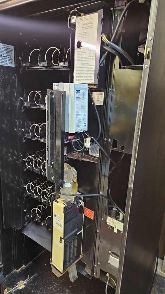 FULLY WORKING Automatic Products AP 112 SHALLOW Snack Vending Machine ...
