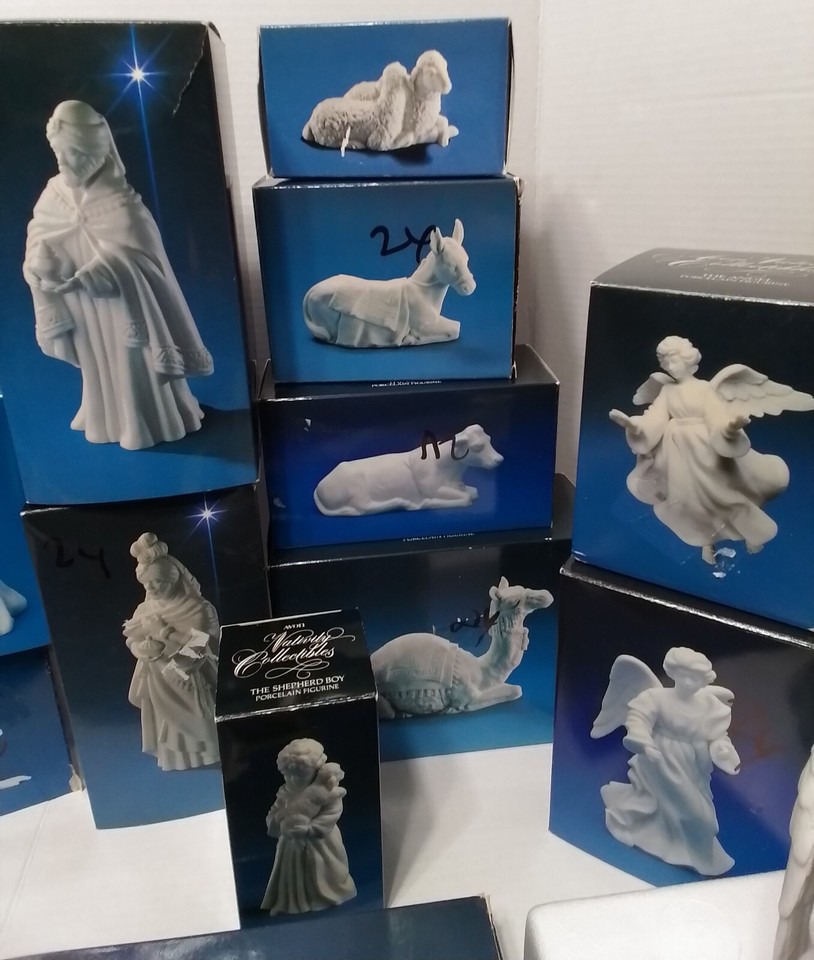 RARE VINTAGE AVON NATIVITY COLLECTIBLES 15 PCS. STABLE & 3 VERY RARE ...