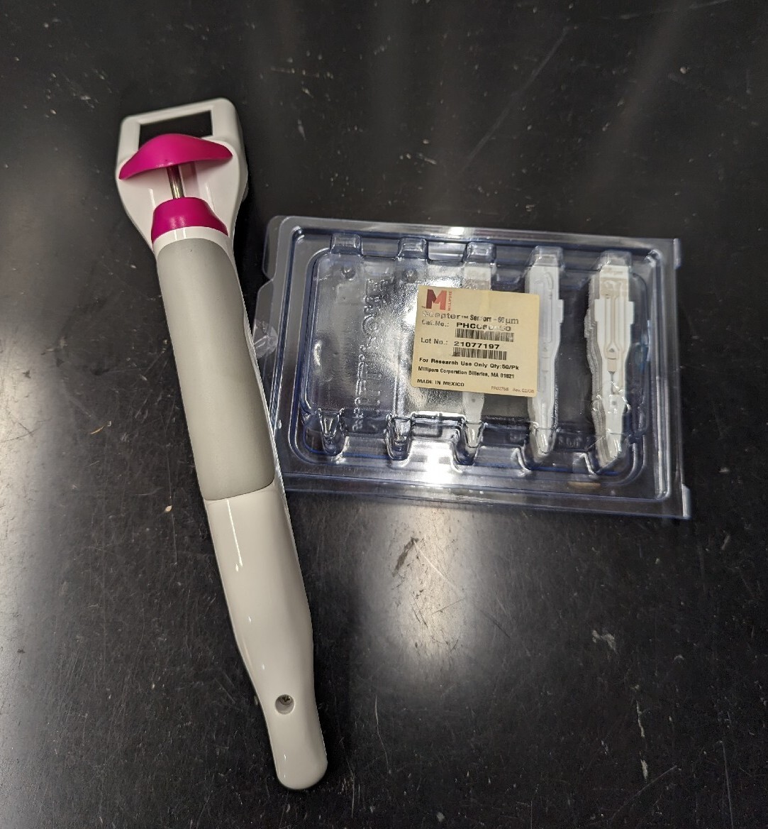 Millipore PHCC00000 Scepter Handheld Automated Cell Counter for sale ...