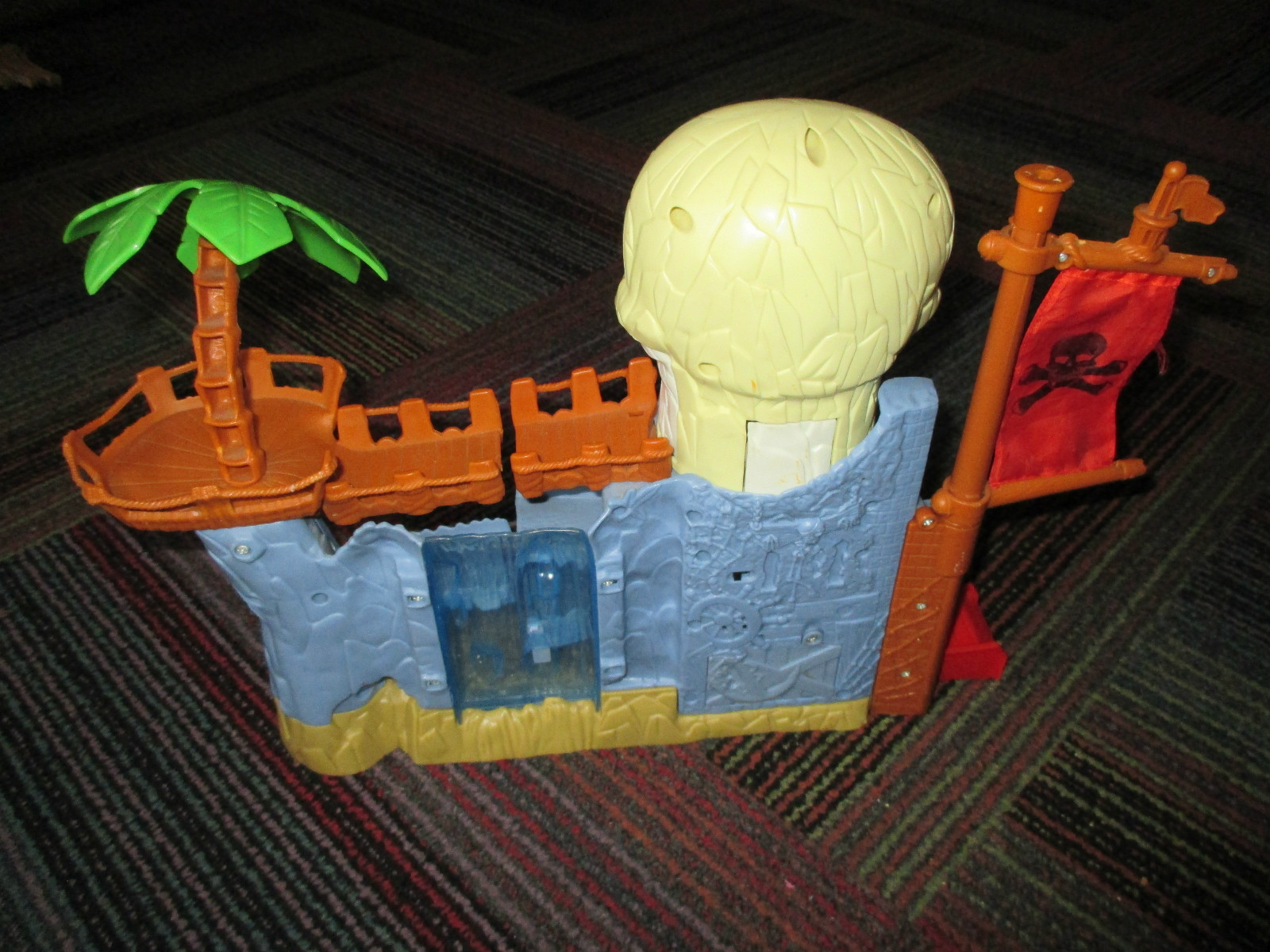 MATCHBOX BURIED TREASURE PIRATE PLAYSET, LIGHTS & SOUNDS, GUC ...