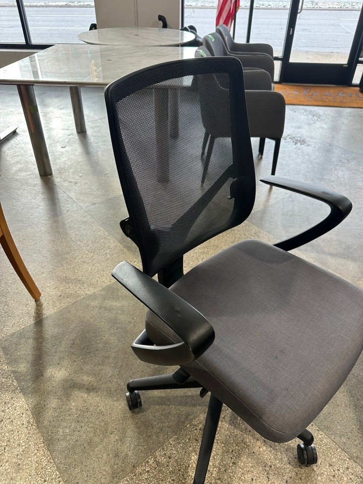 Allsteel Relate Executive Office Chair W Gray Fabric Seat And Mesh Back ...