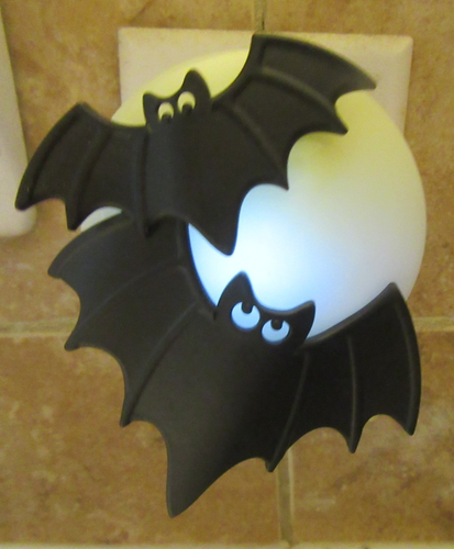 BATH & BODY WORKS WALLFLOWER PLUG - LIGHT UP MOON & BATS - PRE-OWN ...