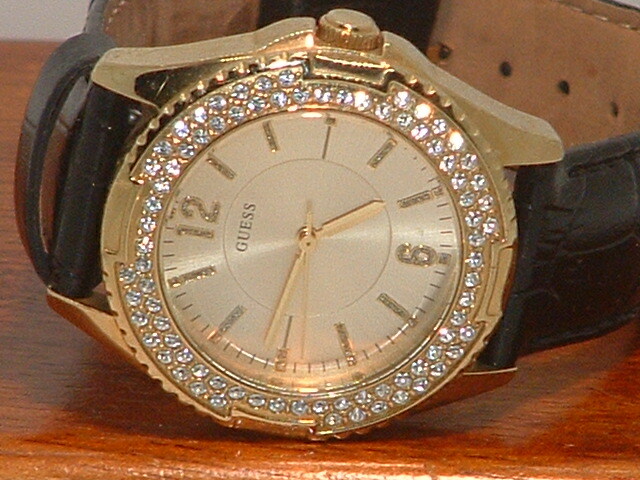 Pre-Owned Women’s Guess Waterpro Rhinestone U0069L4 Watch | eBay