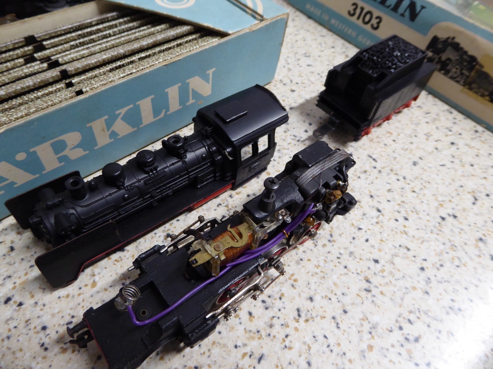 Marklin HO Train Set 3103 with a job lot of other rolling stock ...
