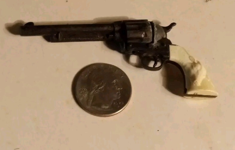 Vintage MARX Miniature Colt Revolver Toy Cap Gun Keychain White Steer ...