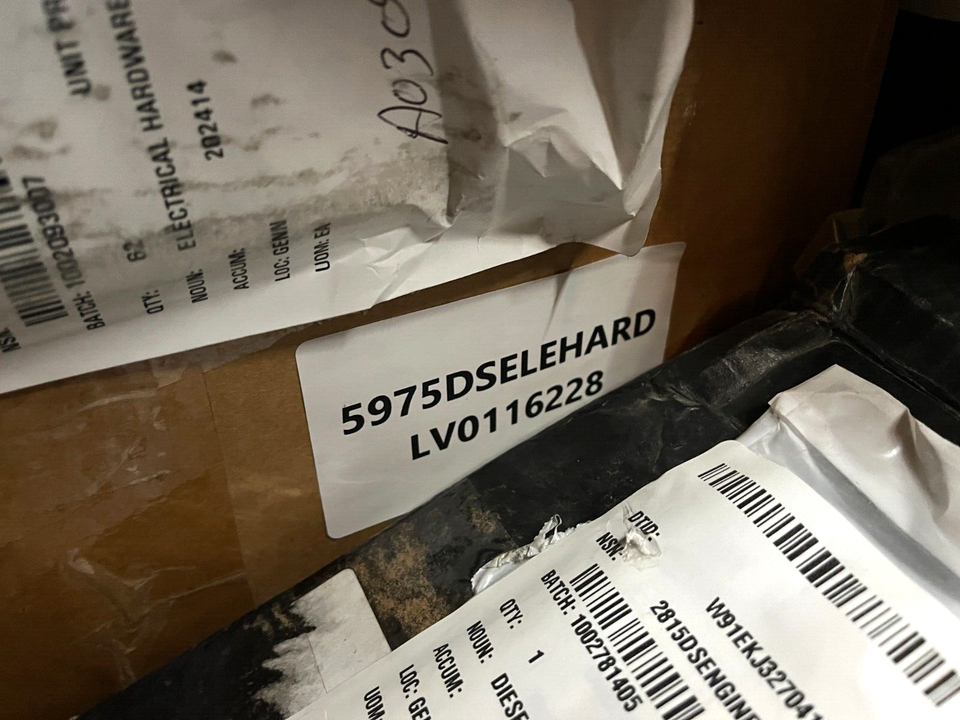 PANDUIT, SNAP-ON T-70 FACEPLATE SLOPED SURFACE RACEWAY WIRE ROUTING SYS ...