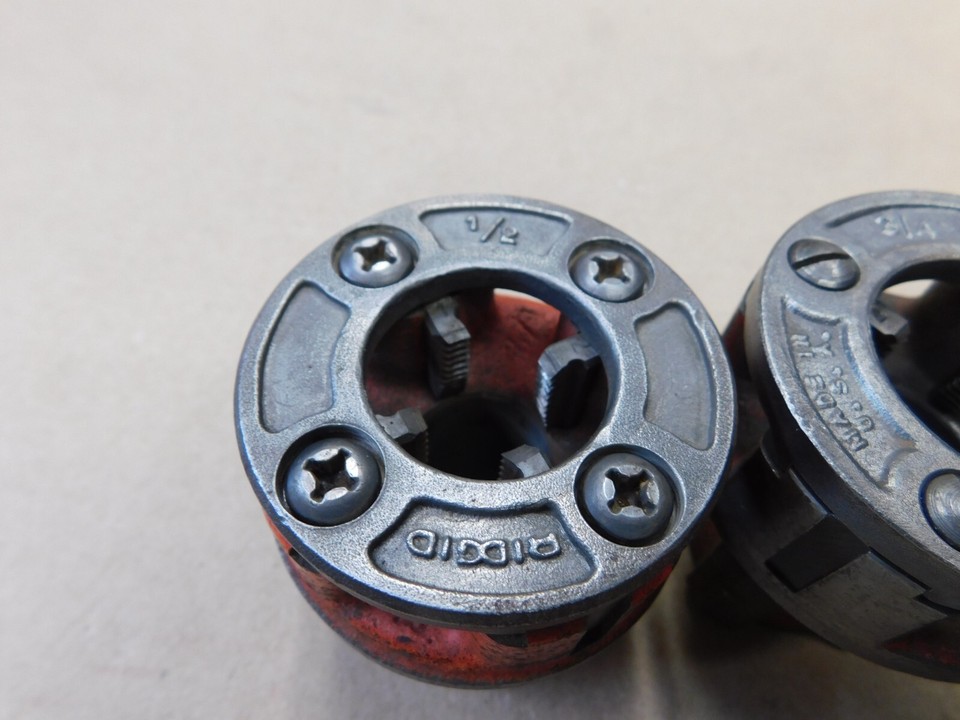 RIDGID 11-R RATCHET HEAD and 4 pipe threader DIES 1/2" 3/4" 1" &1-1/4 ...