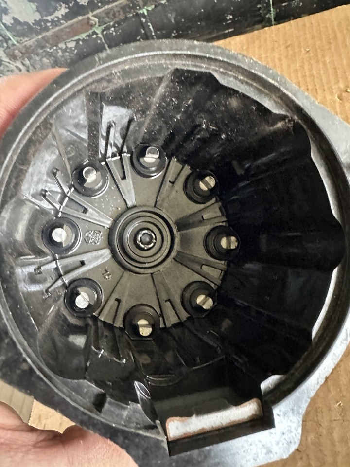 1969-1974 2769047 "R" Delco Remy Distributor Cap Chevelle Corvette ...