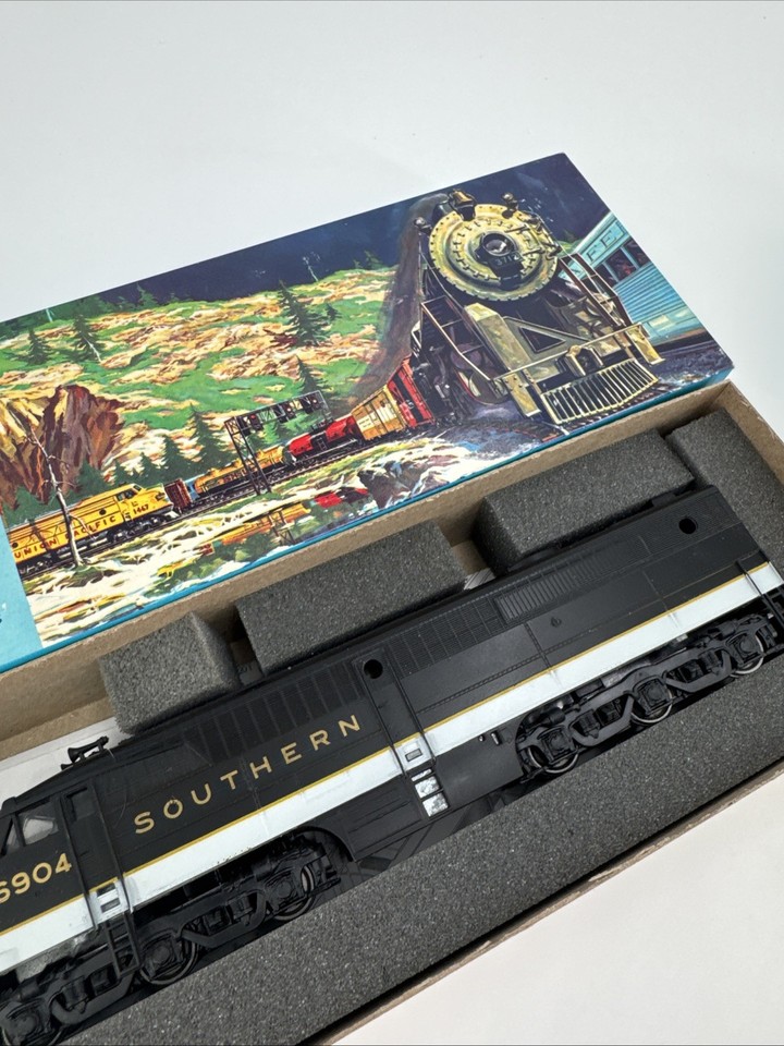 HO Athearn Southern Railway PA1 6904 & PB1 Custom painted Black | eBay