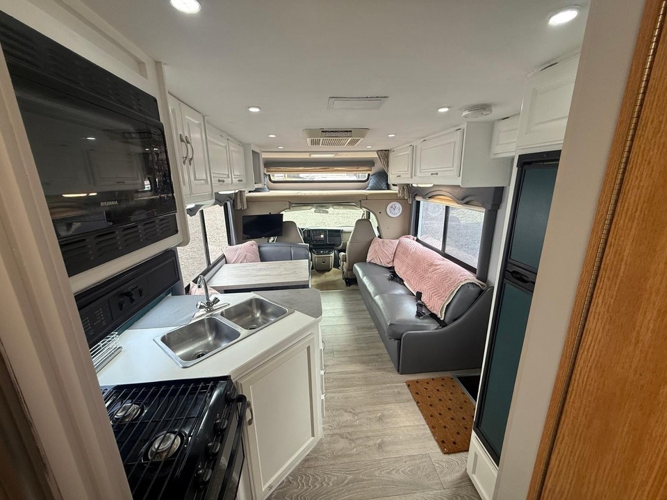 FourWinds Chateau Sport 7 Berth 7 Seatbelts 2006 American RV Motorhome ...