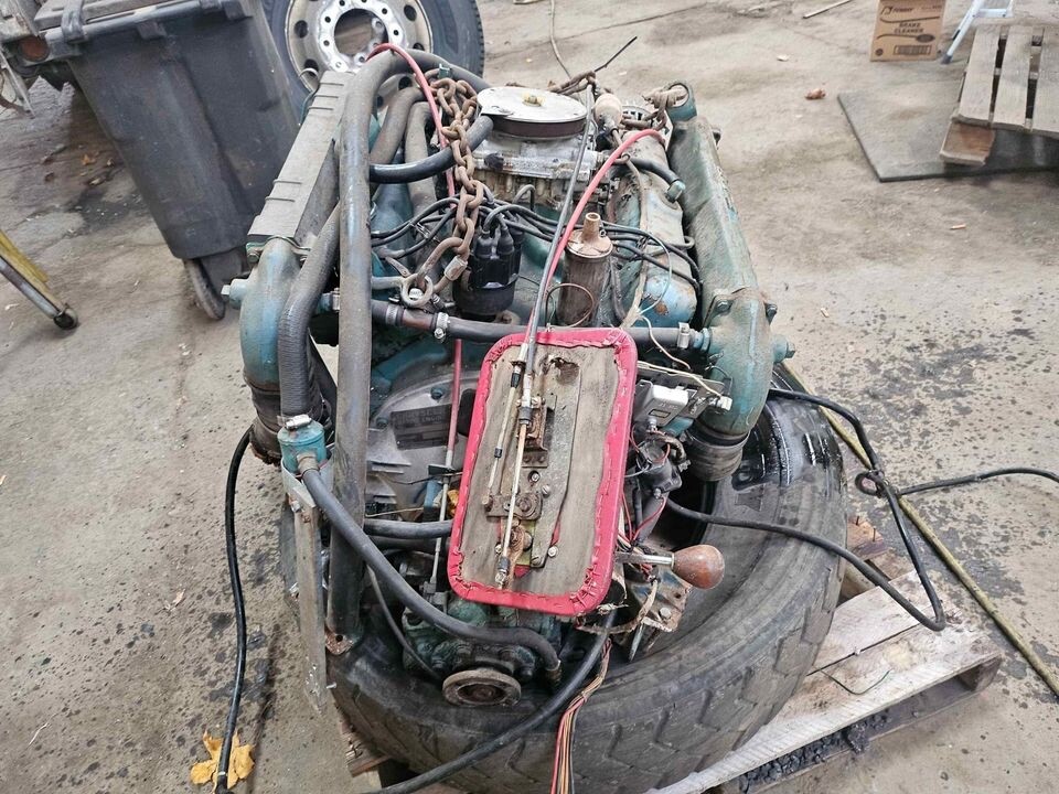 Chrysler 225 HP Marine Gas Engine 318 REBUILT RUNS PERFECT | eBay