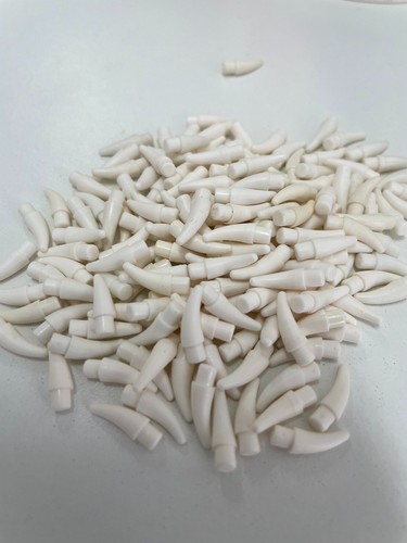 Approx 500pcs Lego 87747, Barb / Claw / Horn / Tooth - Small bulk lot ...