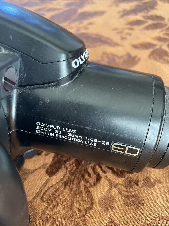 Vintage 1990 Olympus IS 1000 , 35mm Film Camera with 35-135 mm 1:4.5 -5 ...