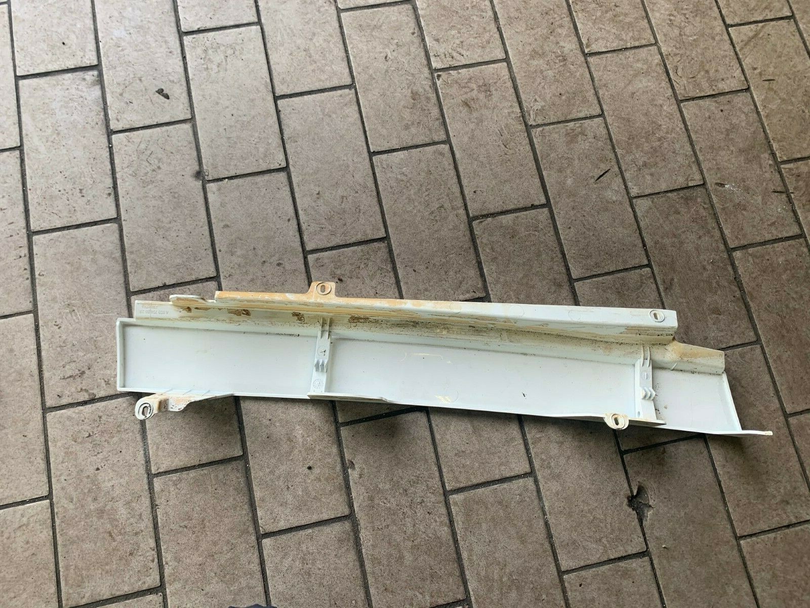 Mercedes Actros Windabweiser Abdeckung rechts A9607510330 | eBay.de