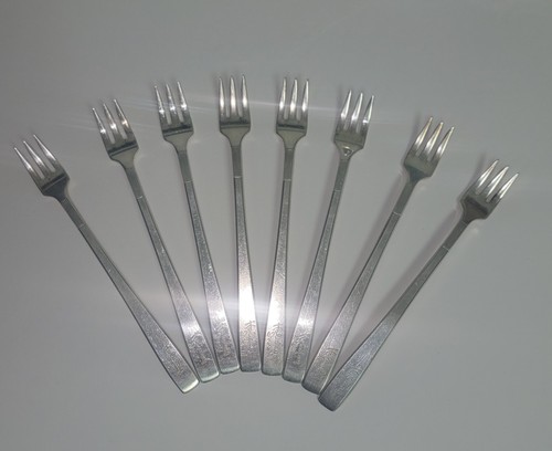8 Vintage Holiday Inn cocktail/seafood Forks Oneida Hotel Plate | eBay
