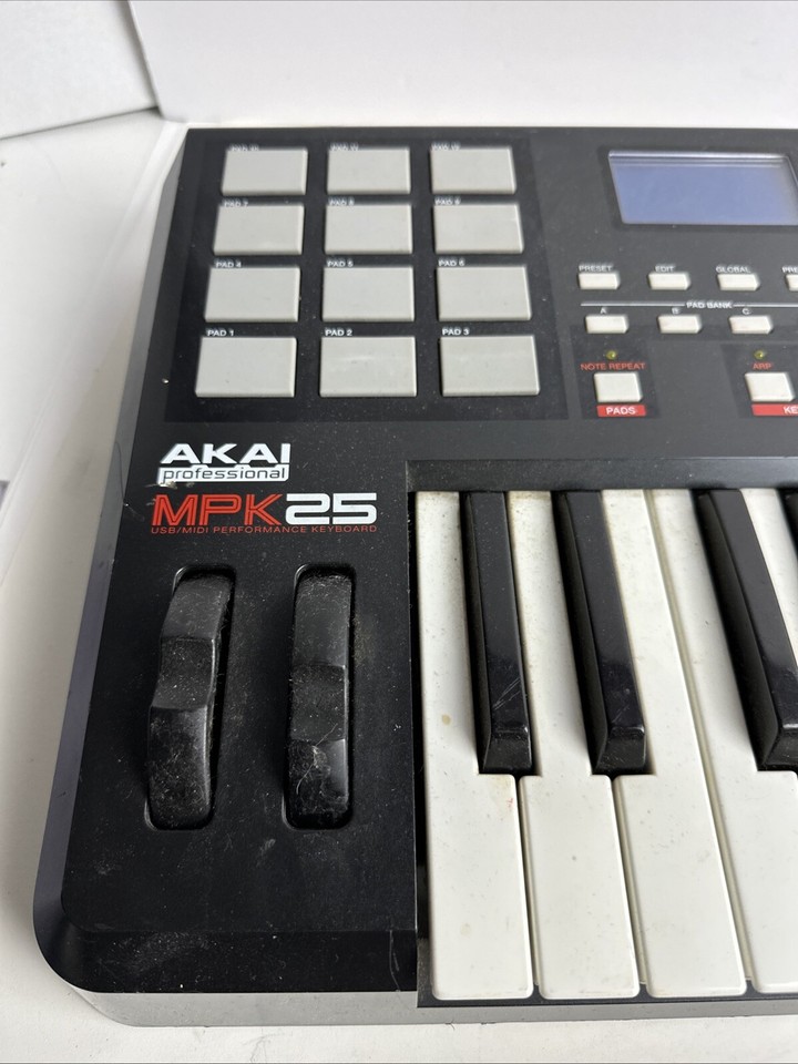 Akai Professional MPK 25 MIDI Keyboard and MPC Pad Controller ...