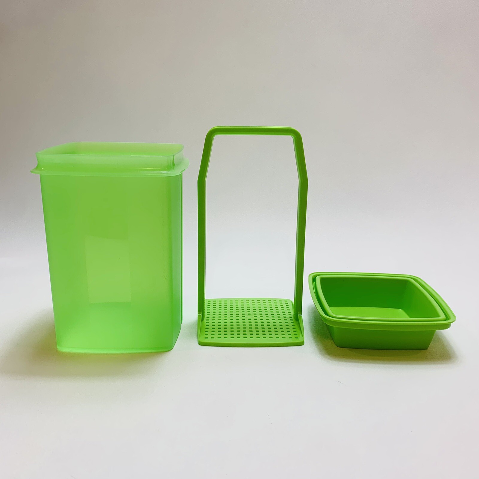Tupperware Pickle Keeper 3 Piece Set 1 Quart Size 1560-4 & 1562-3 Neon ...
