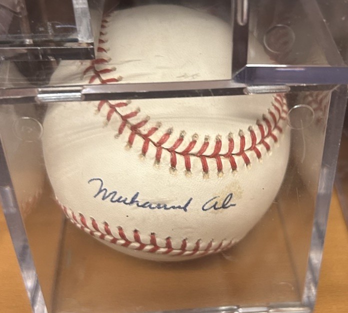 BEAUTIFUL Muhammad Ali Signed Baseball. Legend!! No COA | eBay