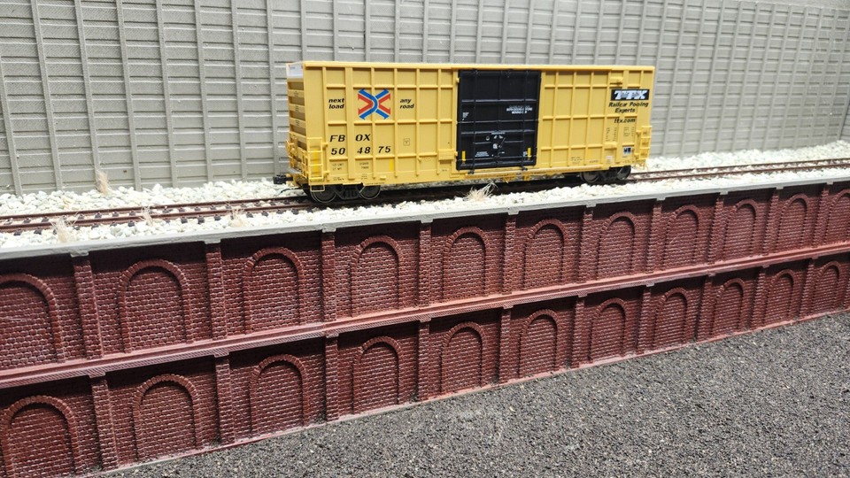HO Scale Brick Retaining Wall (4 Pieces) | eBay