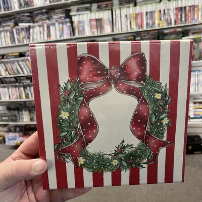 A Very Laufey Holiday LIMITED 7” Boxset - Winter Wonderland & Christmas ...