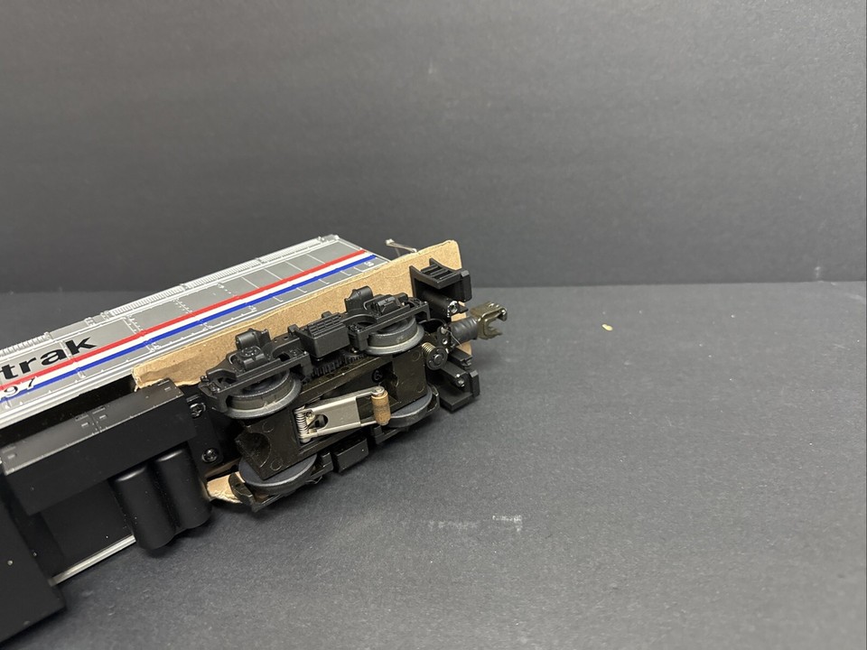 MTH O Gauge EMD F40ph Diesel Amtrak No. 297 3-rail locomotive in ...