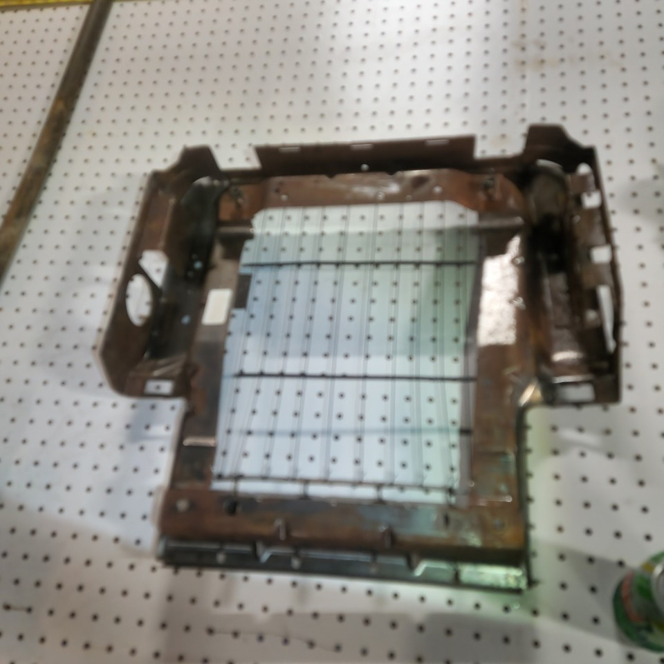 00-06 Chevy Tahoe GMC Yukon Driver Seat Cushion Metal Frame Support ...