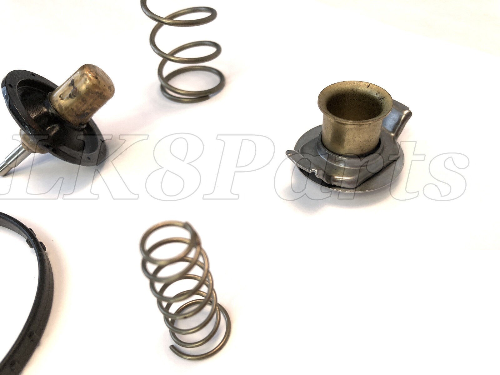 Land Rover LR3 Ranger Rover and Sport Thermostat Kit with Gasket ...