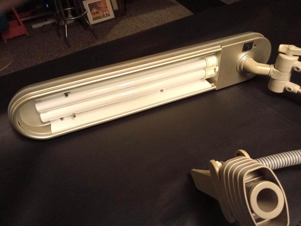 OttLite 3-in-1 Light Craft Adjust Floor Magnifying Lamp 24W Magnifying ...