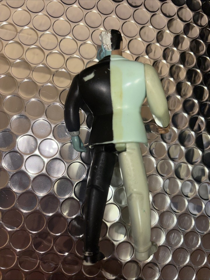 Vintage 1993 DC Comics Batman Harvey Dent Two Face Kenner Action Figure ...