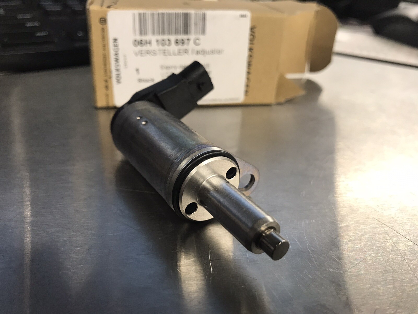 VW Audi 2.0t Camshaft Adjustment Solenoid Valve 06h103697c New OEM Cam ...
