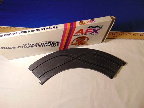1 Track 1973 Aurora AFX Slot Car Racing HO 9 Inch Radius Criss Cross ...
