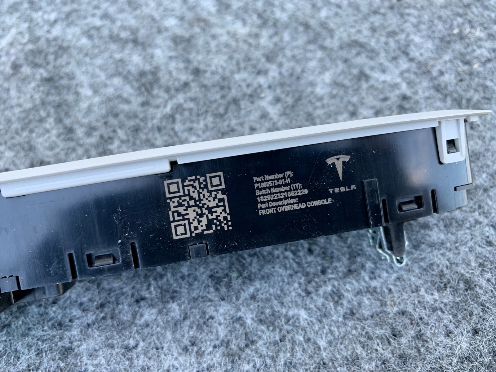 TESLA MODEL 3 (2017-2019) FRONT HEADLINER DOME READING LIGHT HAZARD OEM ...