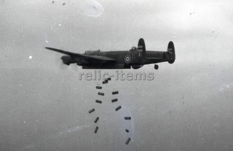 Ww2 Bombers Dropping Bombs