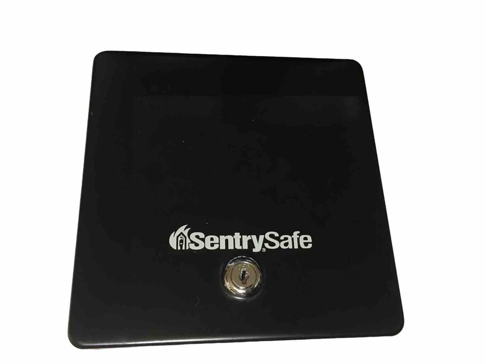 Sentry 1150 Fireproof & Waterproof Safe Chest Lock box Box 2Keys One ...