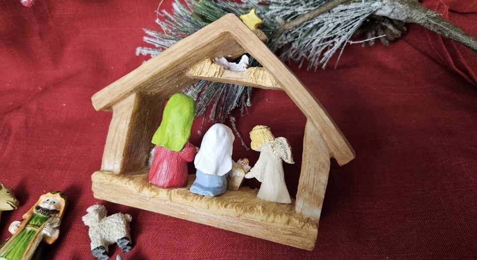Children's Christmas Nativity Set Mini 9 Pieces Resin Manager Animals ...