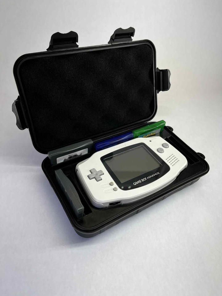 Game Boy Advance Carrying Case – Holds 13 Games (11 GBA + 2 GB/GBC ...