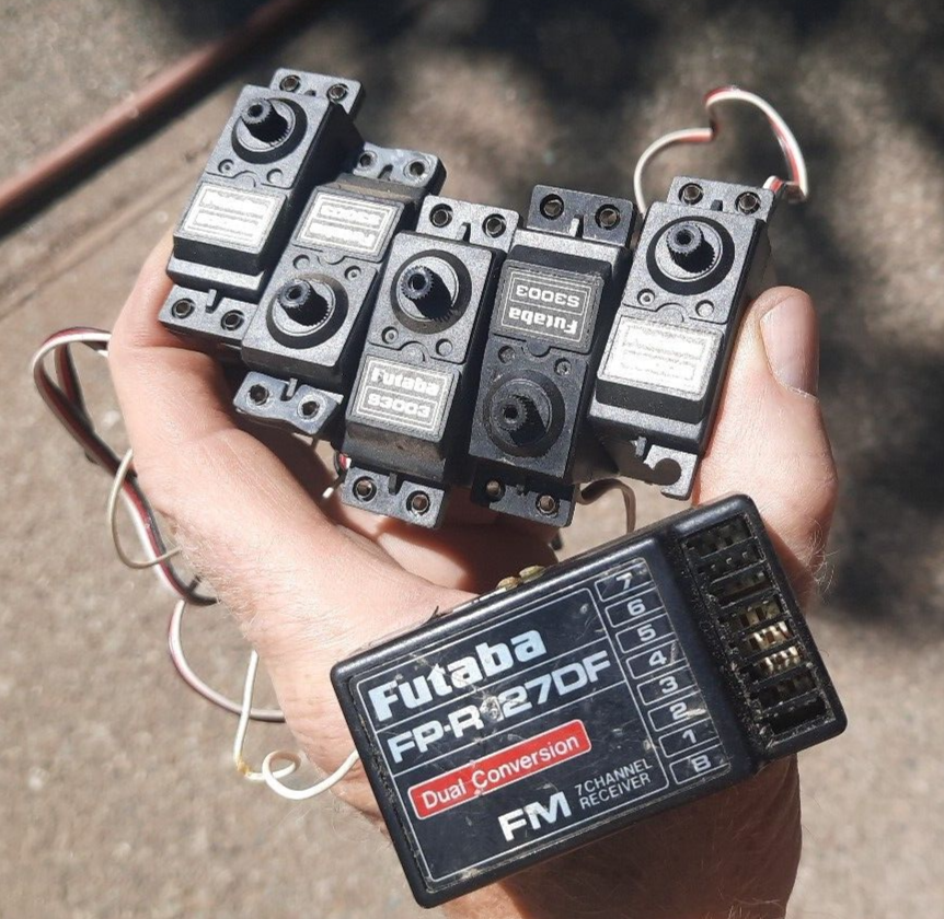 Set Of 5 Futaba S3003 RC Remote Control Servos & receiver | eBay