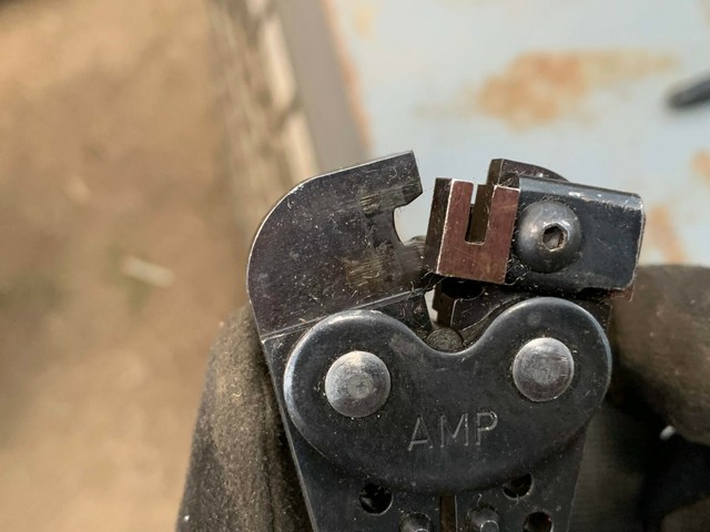 AMP 90185-1 Hand Crimping Tool for 22-18 AWG PIDG Faston Terminals for ...