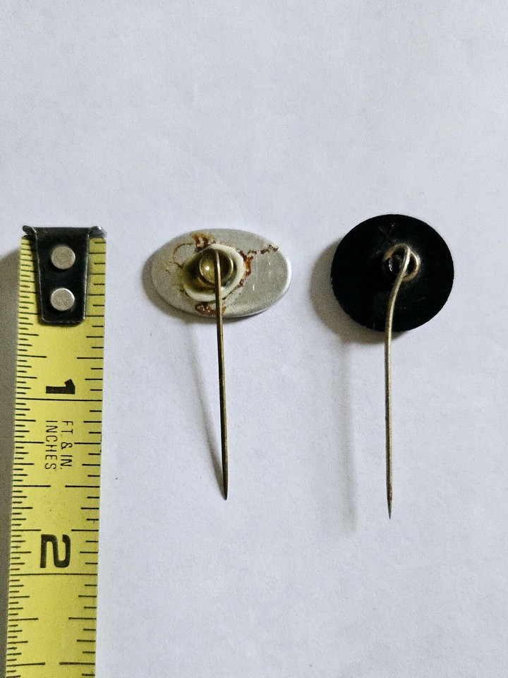 VINTAGE 1960's JAMES BOND MOVIE PROMO PINS SET #1 007 SEAN CONNERY FILM ...