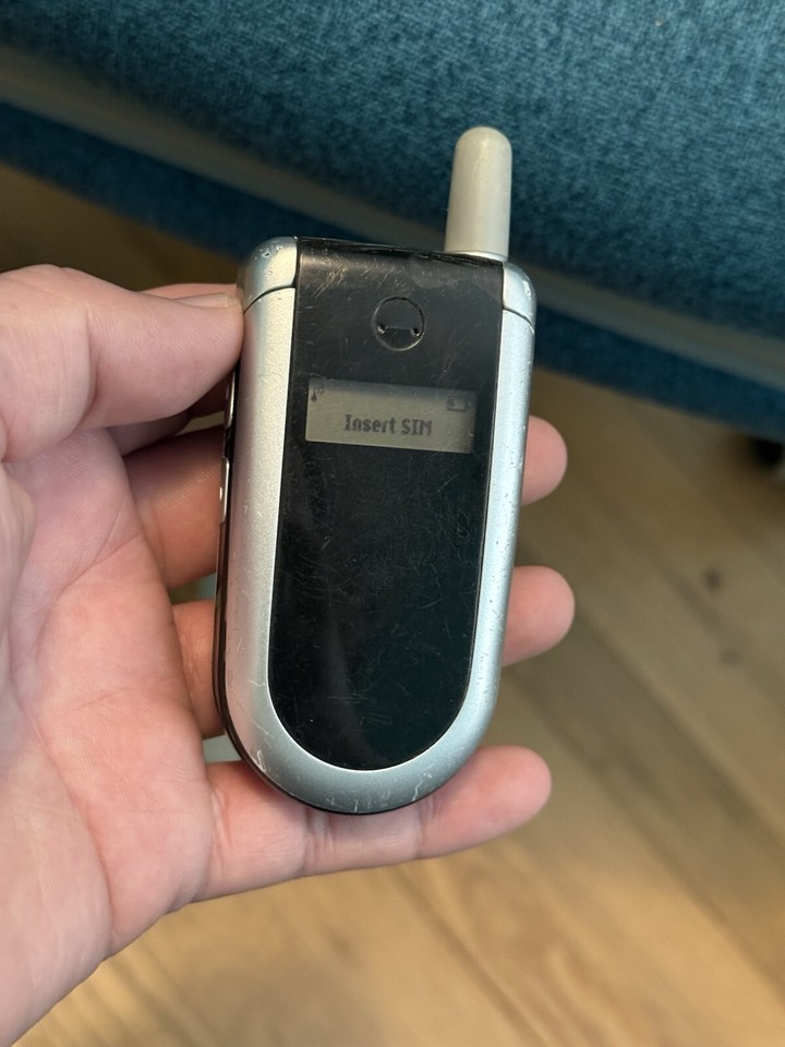 Motorola V180 Black 128x128 Pixels Display Single-SIM (Cingular) Flip ...