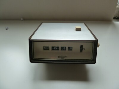 Ancienne vintage Digimate Japan flip clock alarm sleek designed pendule ...